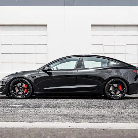 Black Model 3 Performance – UP-05 Forged Wheels in Gloss Black