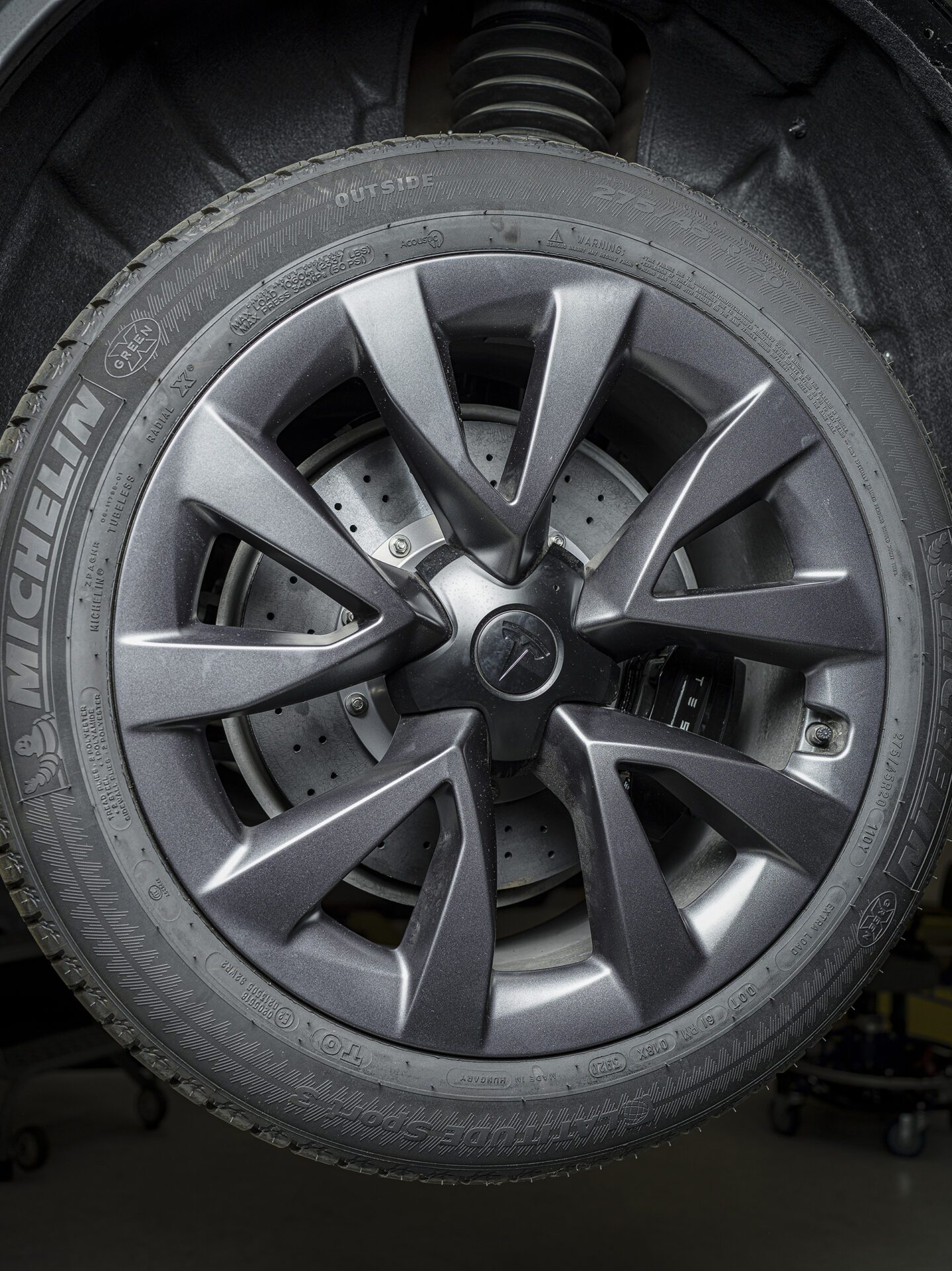 Model X Plaid - Superlight Rear Carbon Ceramic Rotor Kit