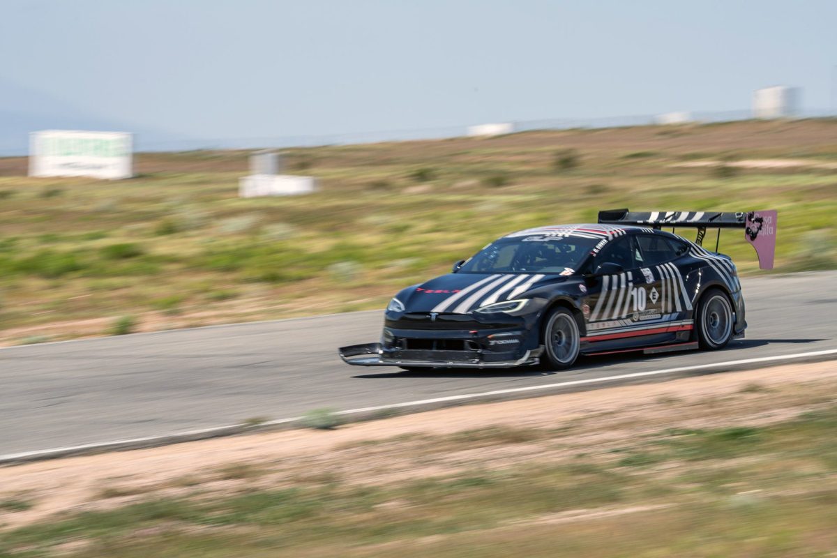 Dark Helmet Sets New Lap Record at Big Willow Track - EV Builder’s ...