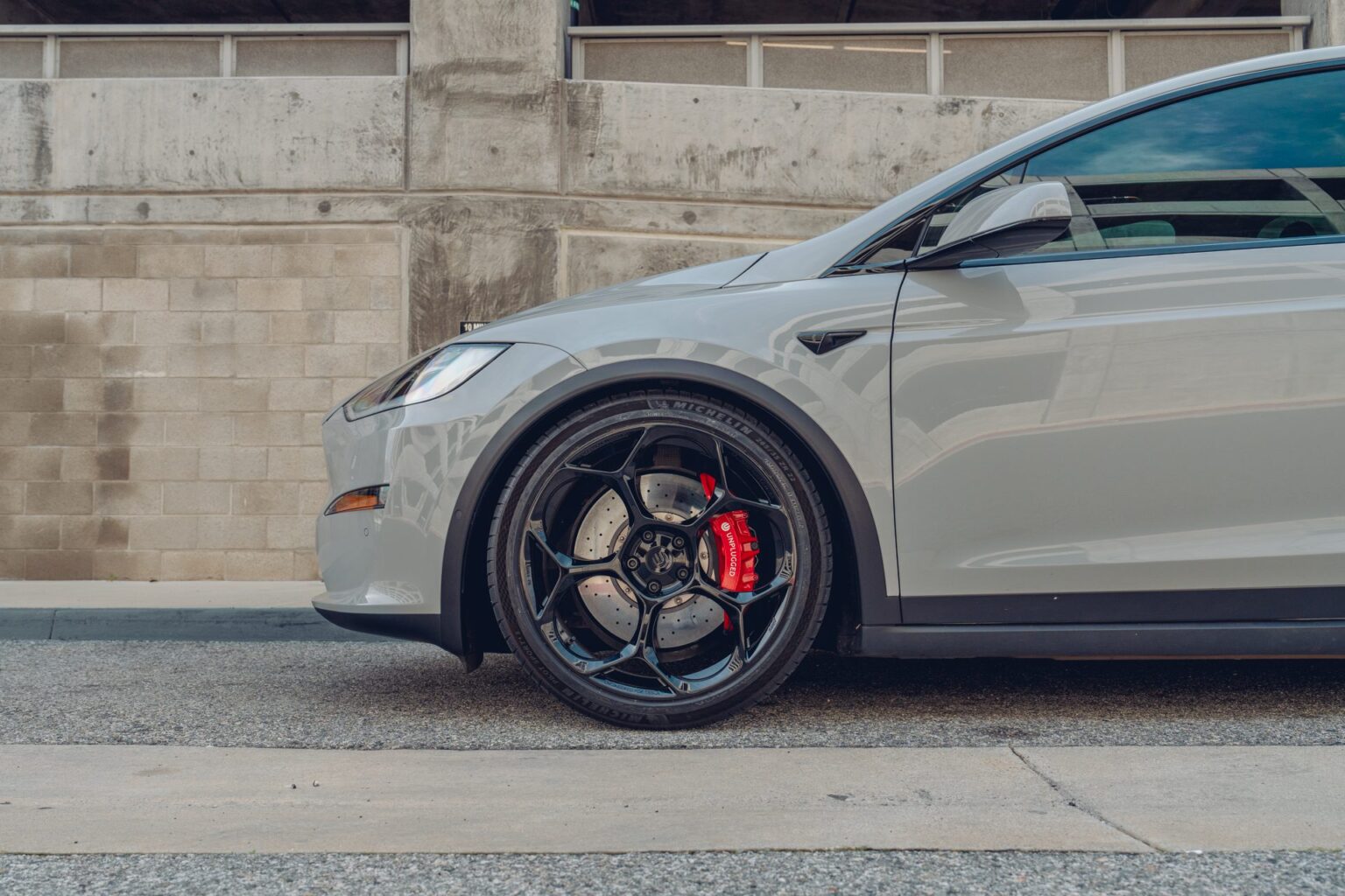 Tesla Model X - Aero, Suspension, Brakes, Wheels and More
