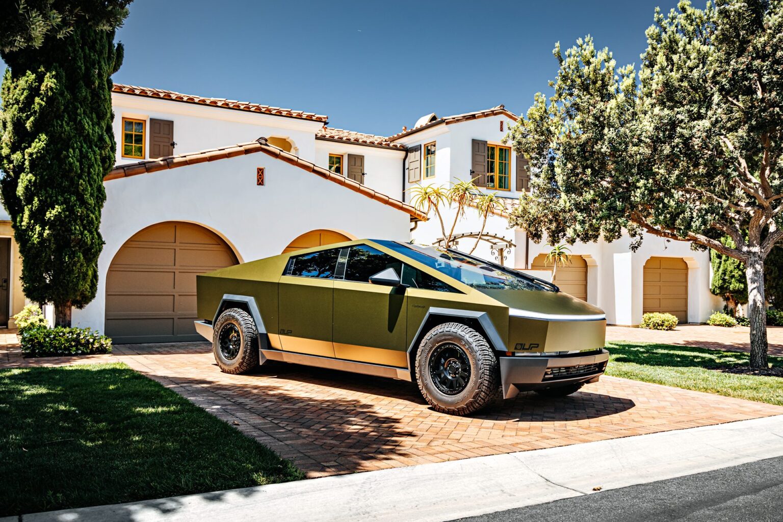 Tesla Cybertruck 20” UP-03 Beadlock Forged Wheels