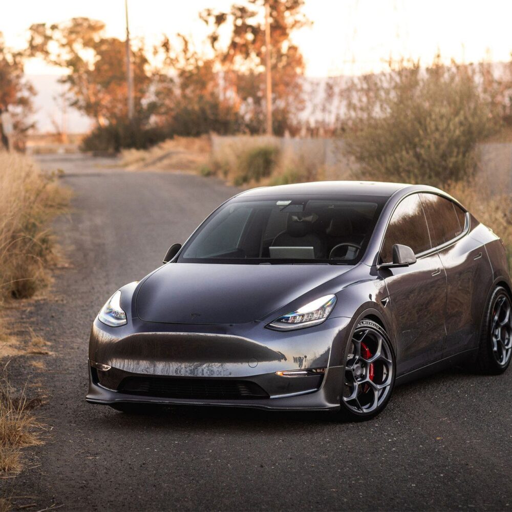 Pearl White Tesla Model Y - UP-05 Forged Wheels in Satin Titanium