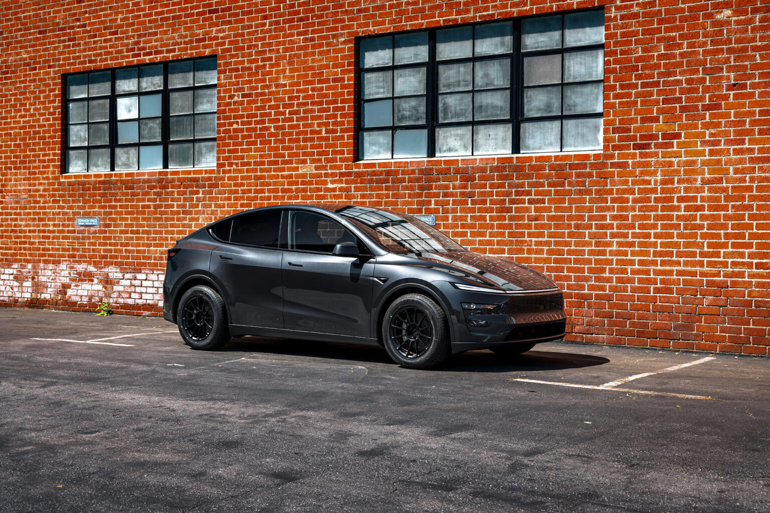 Stealth Gray Tesla Model Y Juniper on UP Forged Off-Road Spec UP-03 in ...
