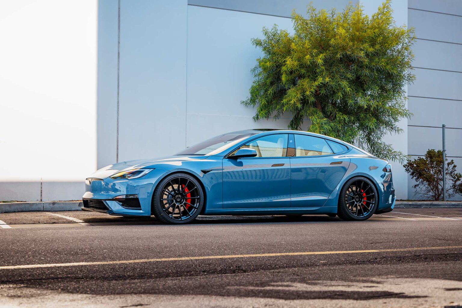Tesla Model S Plaid - UP-03 Lightweight Forged Wheels