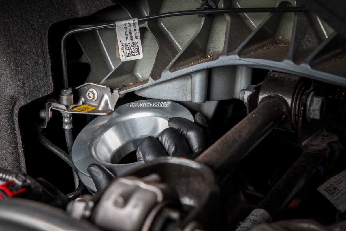 Tesla Model Y Leveling Lift Kit: Gain Ground Clearance, Keep Factory ...